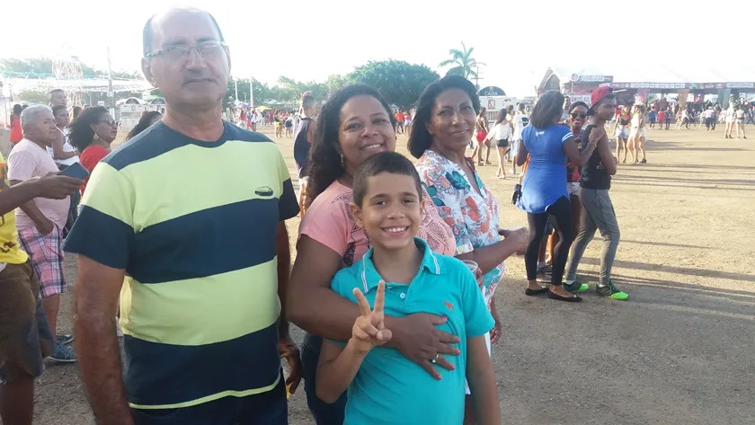 ARRAIÁ TAMANHO FAMÍLIA: Galinho reúne pais, mães, cunhados e… até ...