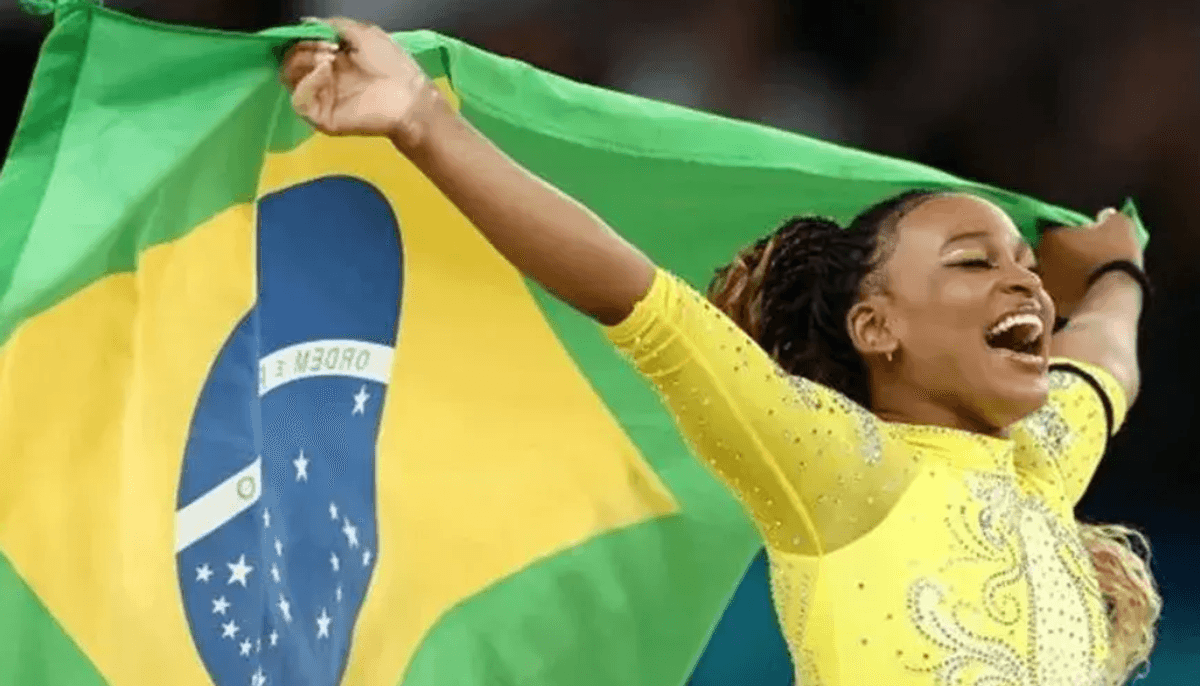 Rebeca Andrade anuncia que não vai mais competir no solo: 'Muito impacto'