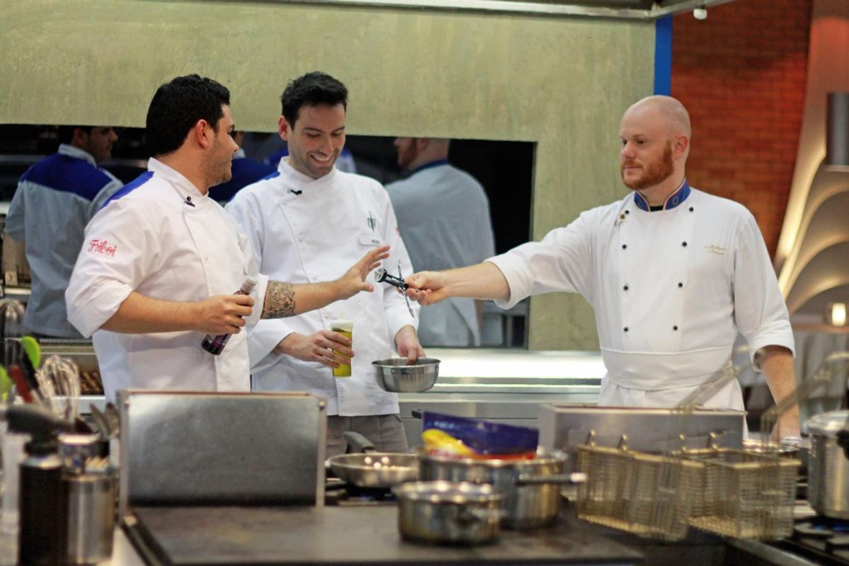 Vencedor da primeira temporada do reality show, o Chef Arthur Sauer ...
