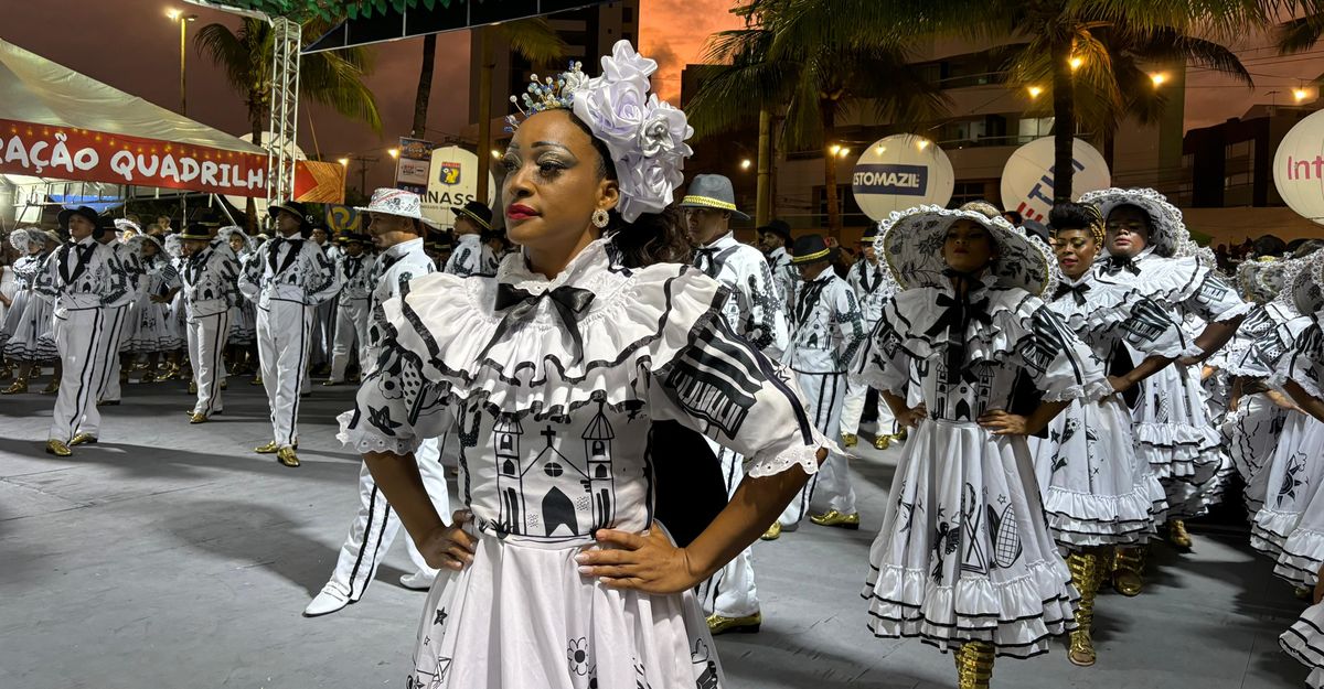 Quadrilha Fogueira Santa se apresenta no Galinho e encanta público