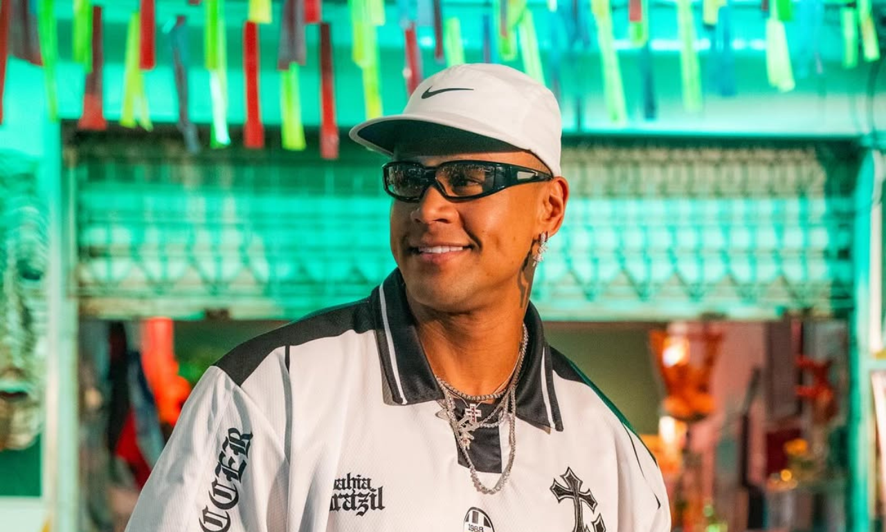 Léo Santana celebra 20 anos de carreira com show gratuito em Salvador